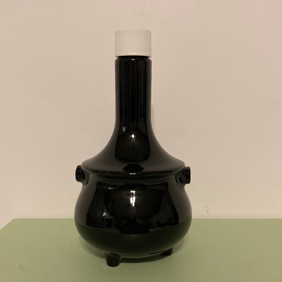 Avon | Other | Avon Exclusive Cologne Cauldron Bottle Excellent ...